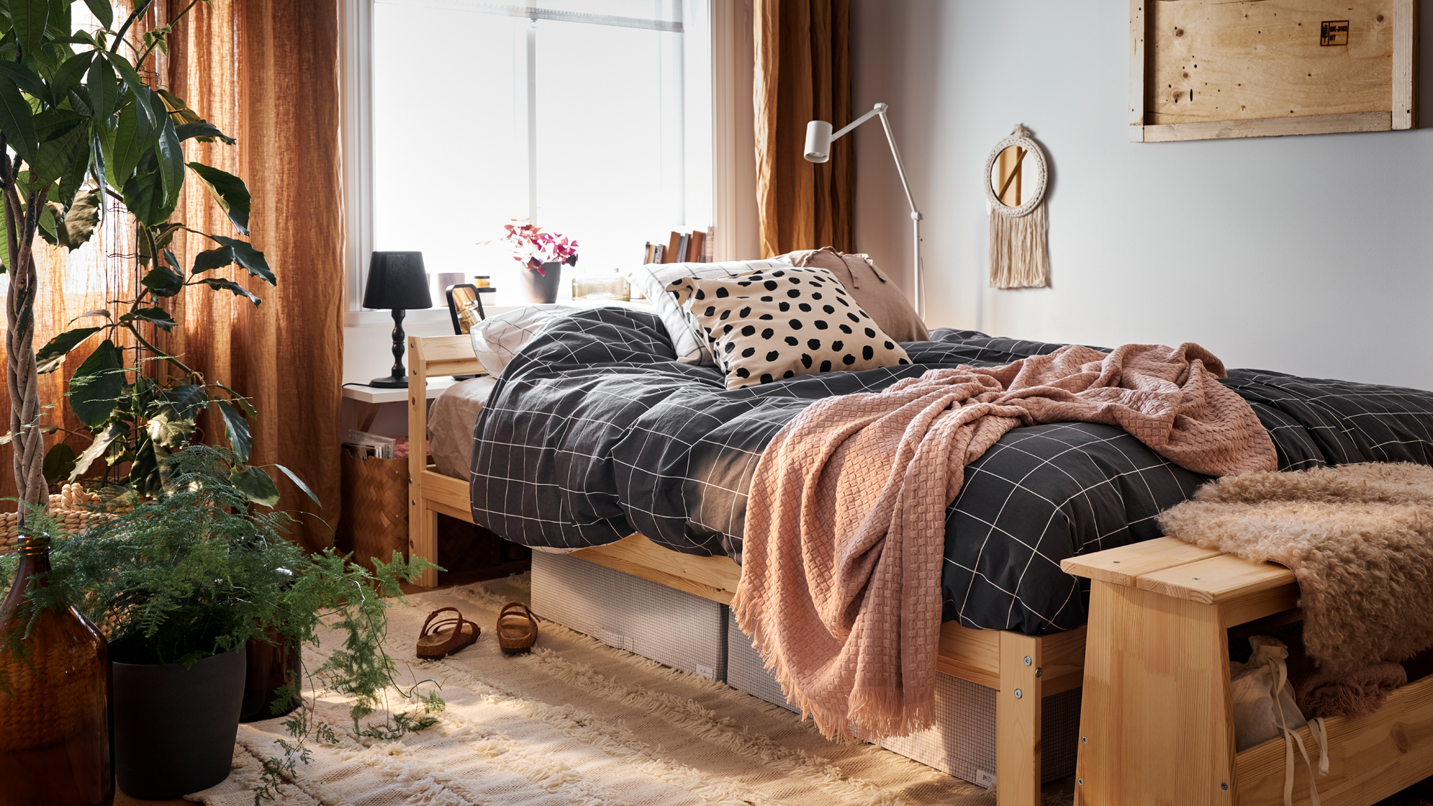 Extra bedroom storage store